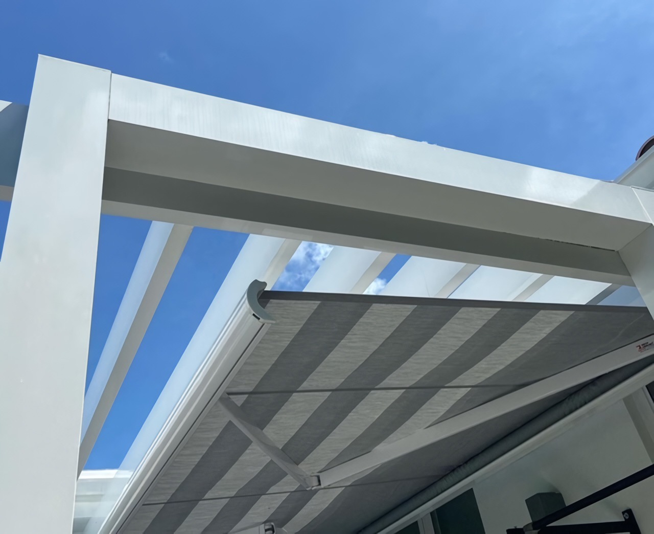 Retractable Fabric Pergola - WDiaz Window Shades